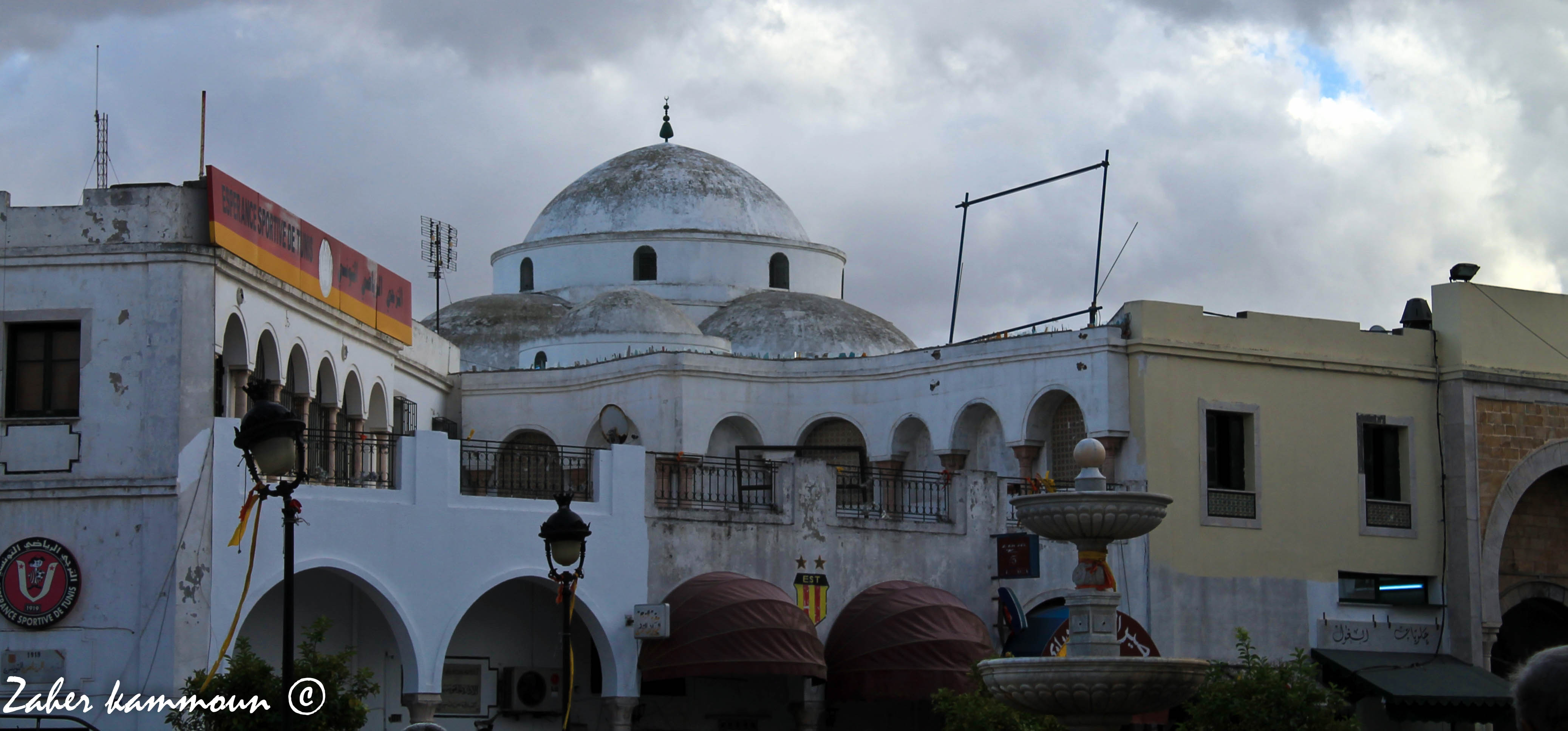 Zaher Kammoun » » La mosquée de Mohamed Bey (mosquée Sidi Mehrez)